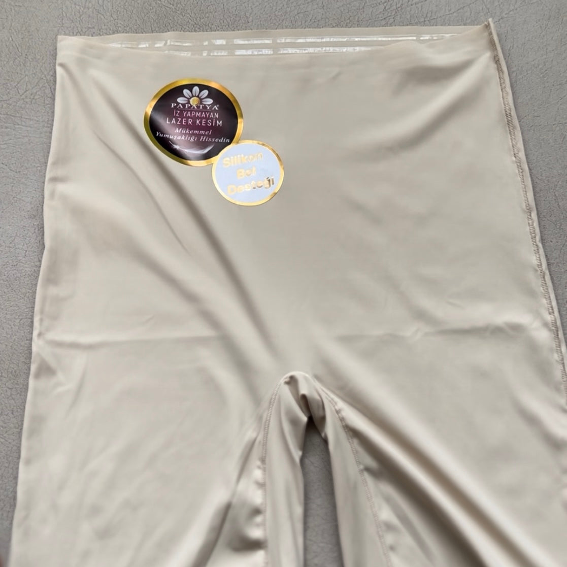 High-waist laser cut short. – Miss cairo
